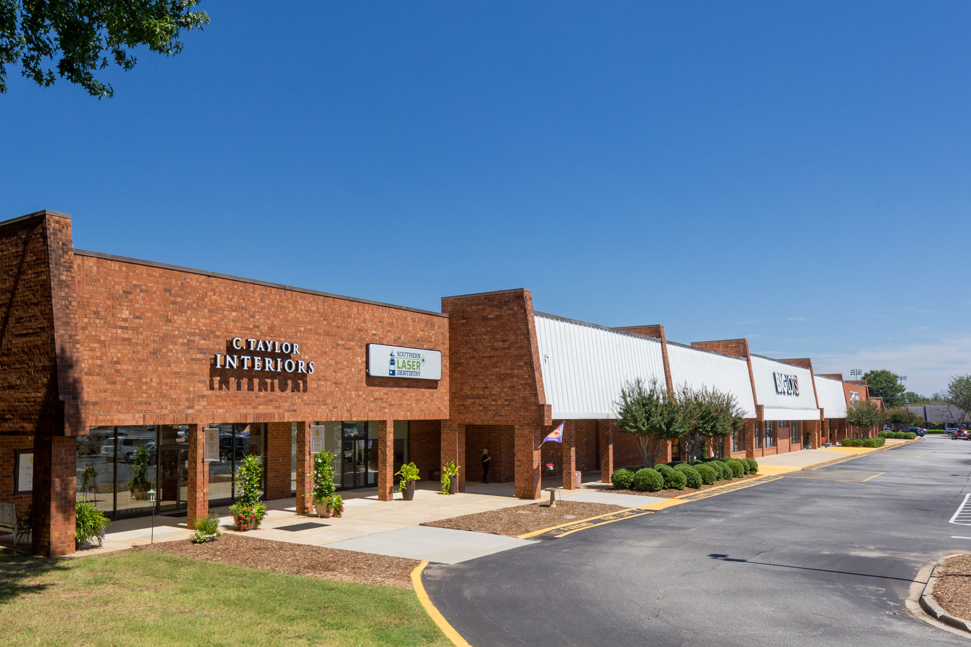 Maxwell Pointe - M&P Shopping Centers